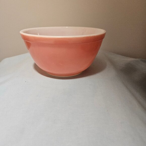 Pyrex | Dining | Vintage Pyrex Pink Mixing Bowl 42 5 Qtr | Poshmark